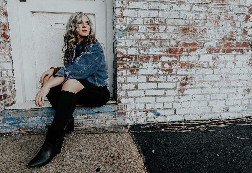 Stephanie Nash Makes a Huge First Impression “Ain’t Gonna Be My Man ...