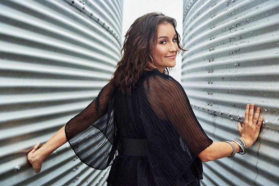 “This Heart Won’t Break;” The Ashton Shepherd Story (So Far) – Pro Country
