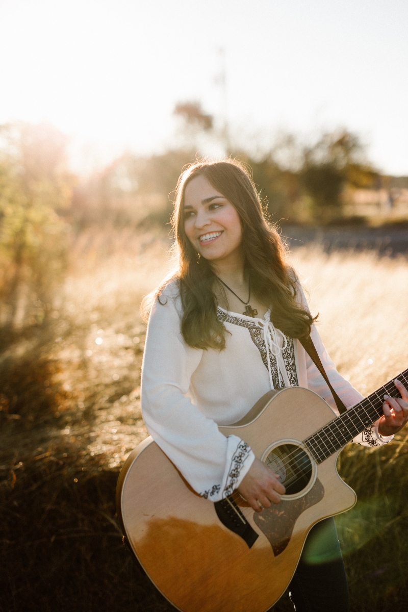 Marcy Grace Fearlessly Steps Out of the Box to Serve the Song – Pro Country