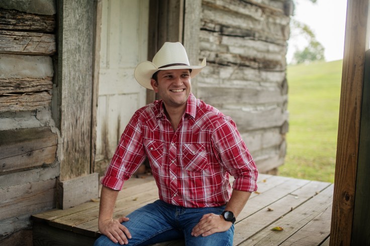 [Premiere] David Adam Byrnes Strikes Texas Country Gold with “I Ain’t ...