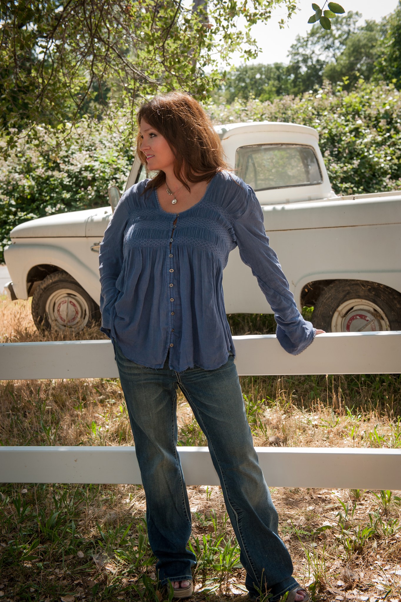 Amy Jack Introduces Herself with Merle Haggard Produced Album – Pro Country