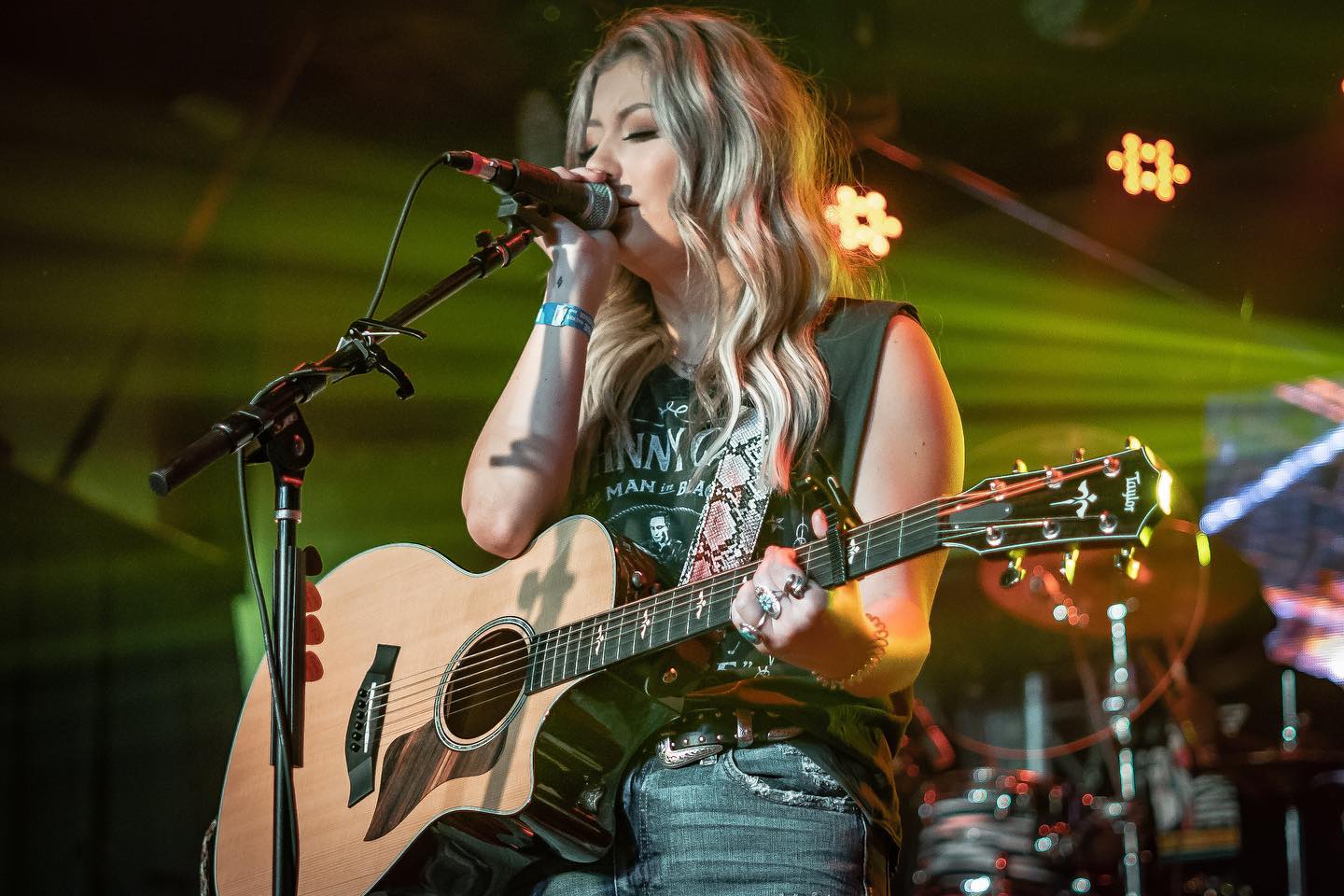 Graycie York Opens 2021 on a High Note with New Single “Texas Rain ...
