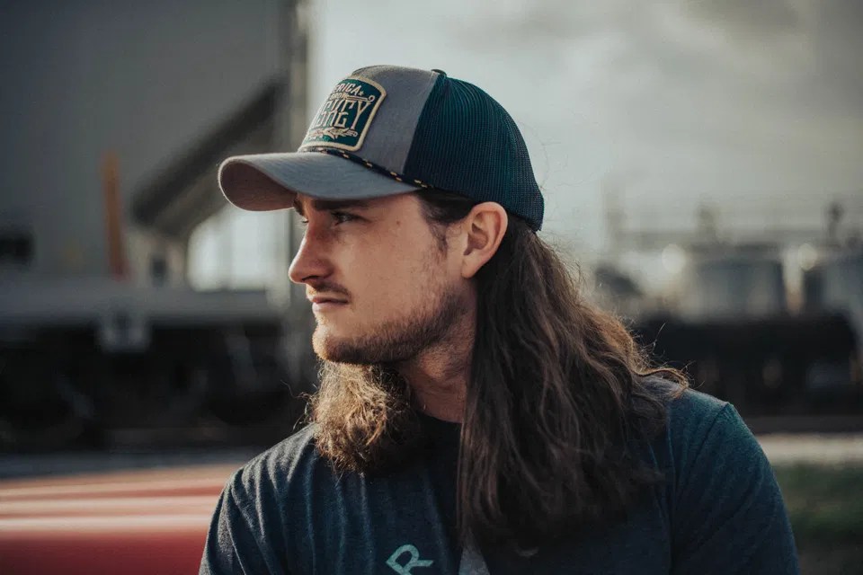 Shelby Lee Lowe Strikes Country Music Gold with New Album, ‘Stubborn ...