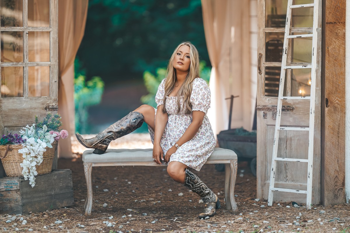 Janelle Arthur Shows Country Music’s Heartbeat with New Single ...