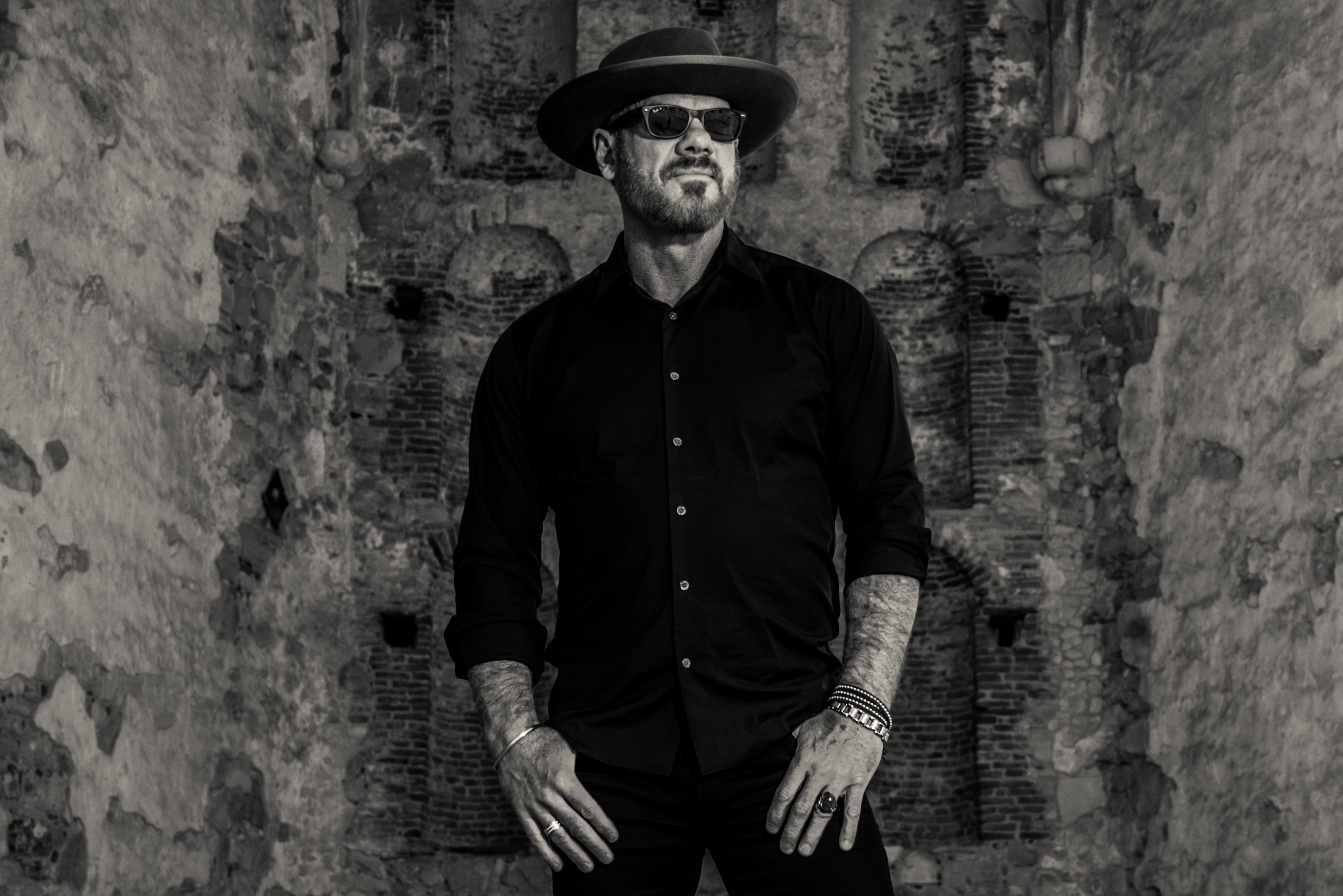 25 Years of Paradise: The Phil Vassar Story (So Far) – Pro Country